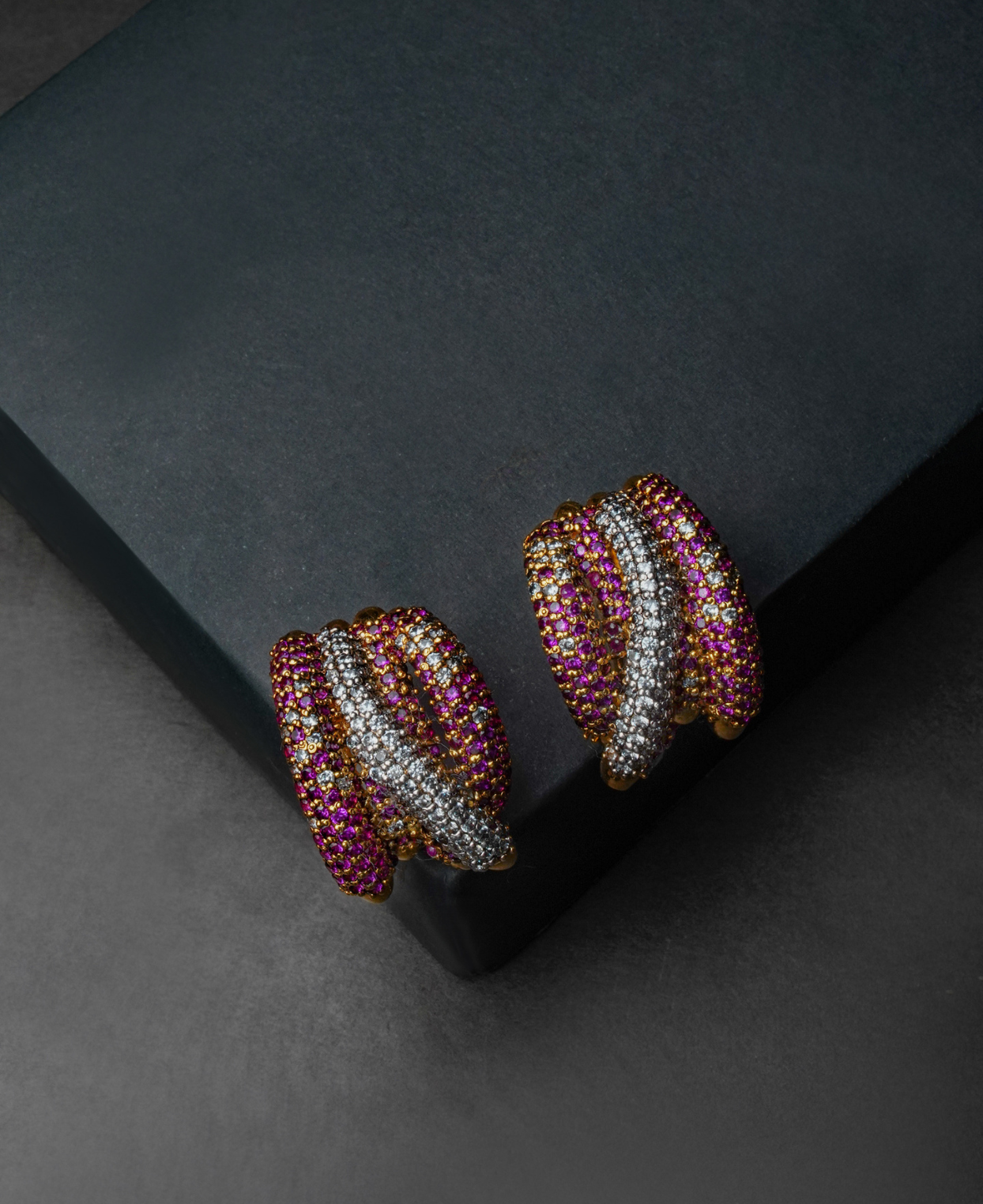 Entangled Ruby Finger Tops